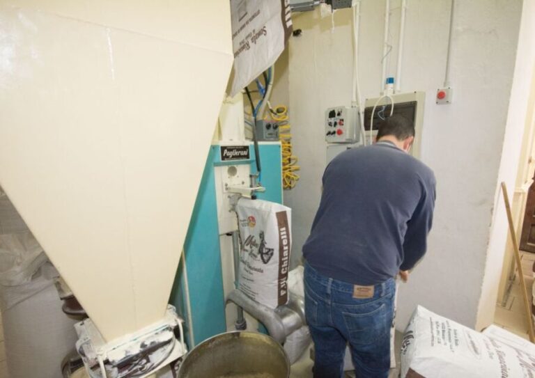 Bisacquino: Grandpa Mommo's Mill Tour - Walking Through the Milling Process