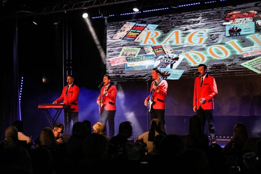 Blackpool: The Jersey Beats - Oh What A Nite! Music Show - A Detailed Look at the Show