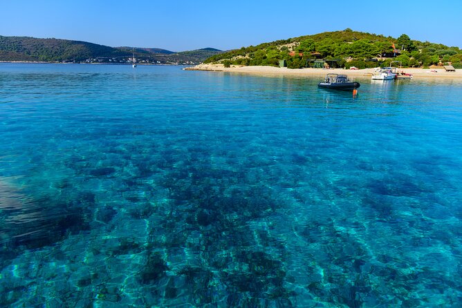 Blue Cave and Town Hvar with 5 Island Boat Tour - Key Points