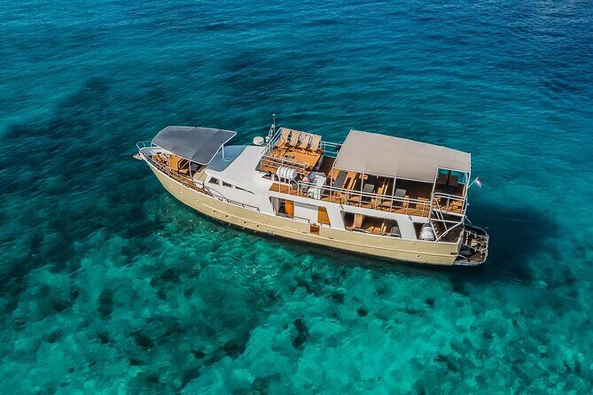 Blue Lagoon and 3 Island Boat Tour with Food and Drinks Included - First Stop: Neujam and the Wrecked Ship