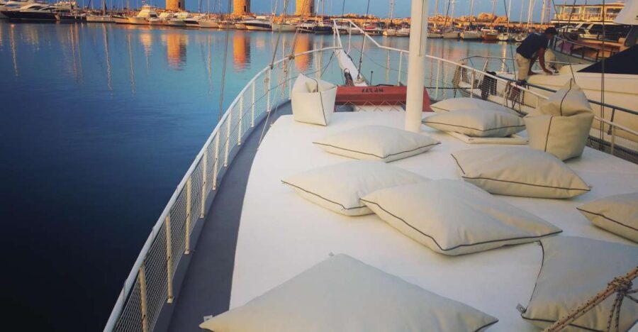 Boat Trip to Anthony Quinn's Bay (Food & Drinks Included) - Key Points