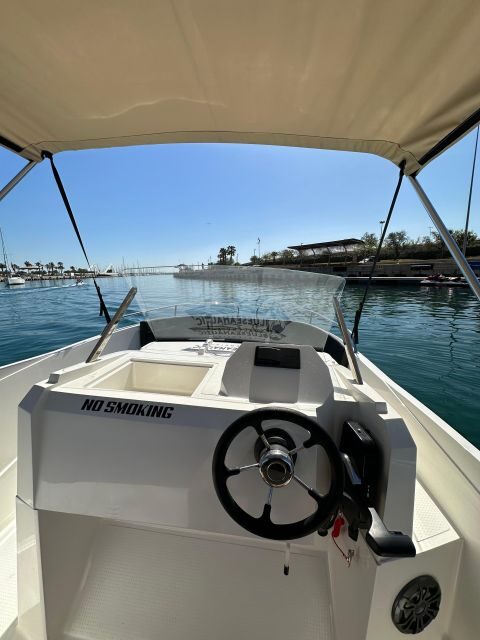 BOAT WITHOUT A LICENSE IN VALENCIA - Who Should Plan This Experience