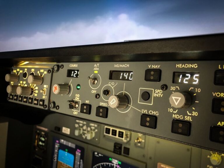Boeing 737-800NG Professional flight simulator - 50 minutes - Whats Included and How It Works