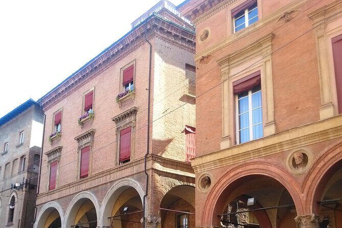Bologna : a walk into history - Exploring Bologna’s Historic and Cultural Landmarks