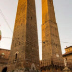 Bologna: Tour with tasting of food and wines - The Atmosphere: From Street Food to MOVIDA