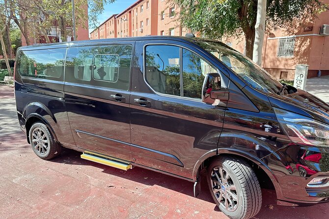 Book Private transfer from Barcelona airport to City - Why Choose a Private Transfer in Barcelona?