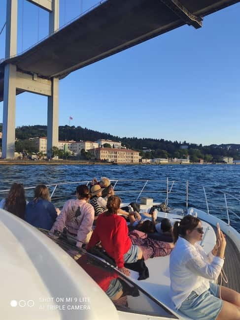 Bosphorus Sunset Yacht Cruise with Guide & Snacks - Who Will Love This Cruise?
