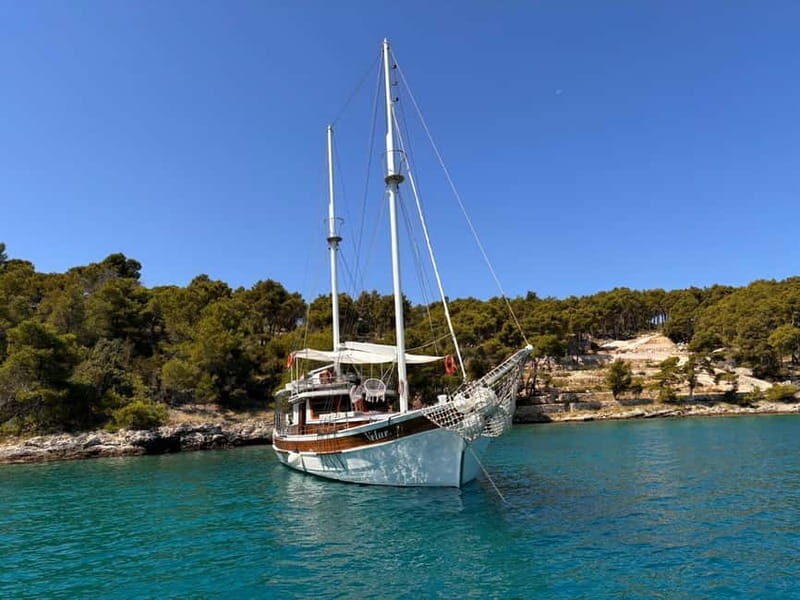 Brac/olta/Blue Lagoon - One-day excursion by boat - The Journey and First Stop: Solta or Bra