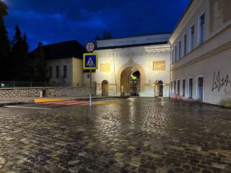 Brasov Old Town - 2-3 hours walking tour - Price and Value: Does it Justify the Cost?