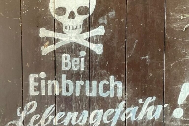 Braunschweig: Private Tour to Ghosts, Witches & Vampires - Exploring Braunschweig’s Dark Corners: What You Can Expect