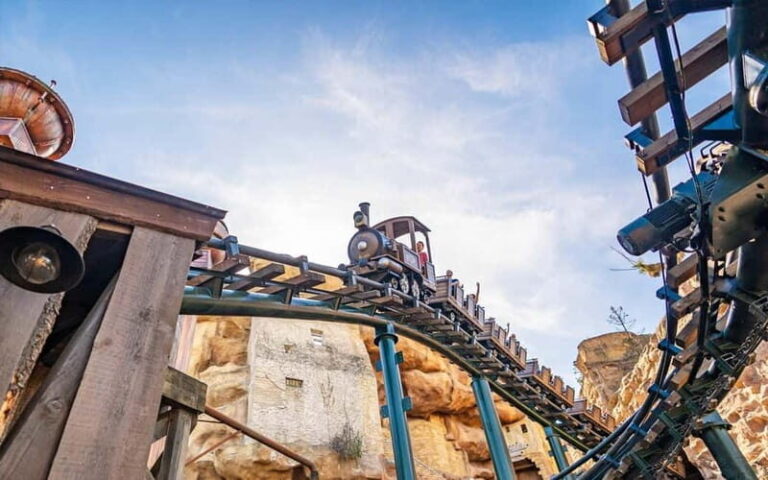 Brühl: Phantasialand Entrance Ticket - The Experience: Rides and Shows