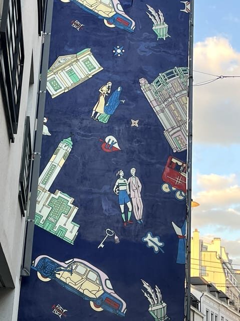 Brussels: 2 hours Private Walking Tour of the Comics Walls - What to Expect at the Starting Point