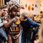 Brussels: Highlights & Hidden Gems Private Walking Tour - Detailed Breakdown of the Itinerary