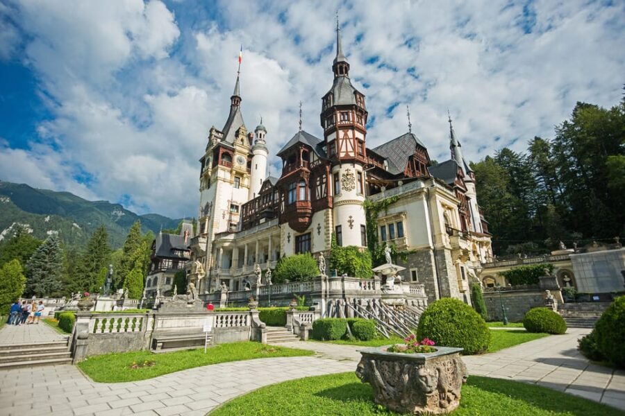 Bucharest : Day Trip Dracula's Castle ,Peles Castle & Braov - How the Experience Feels