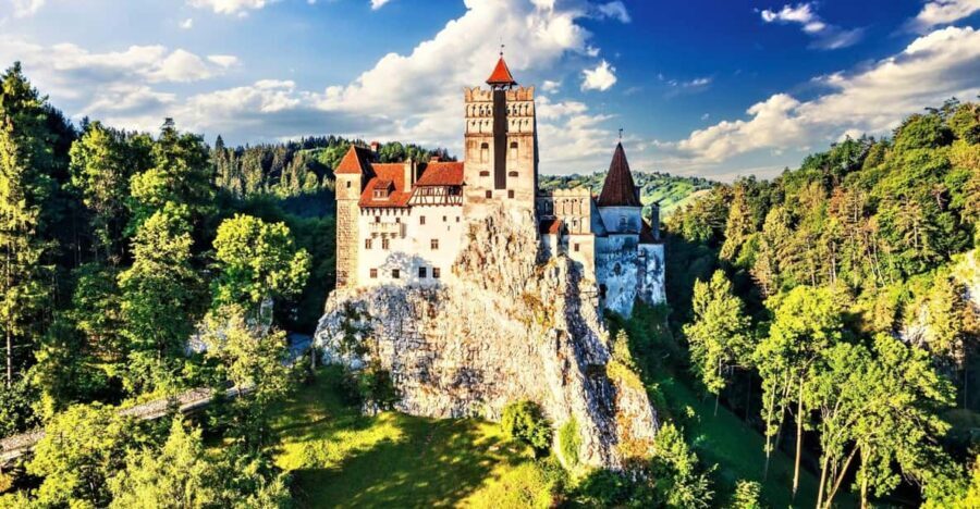 Bucharest: Peles Castle, Bran Castle, & Brasov Old Town Tour - The Itinerary: A Closer Look