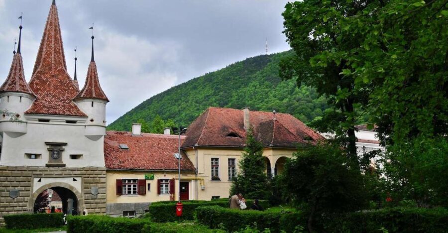 Bucharest: Peles Castle, Dracula's Castle and Brasov Tour - Who Should Consider This Tour?