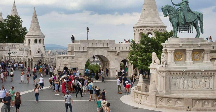 Budapest 3-Hour Walking Tour in Italian - The Tour Highlights