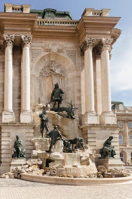 Budapest: Buda Castle Walking Tour & Folk Music Performance - The Practical Side: What to Expect