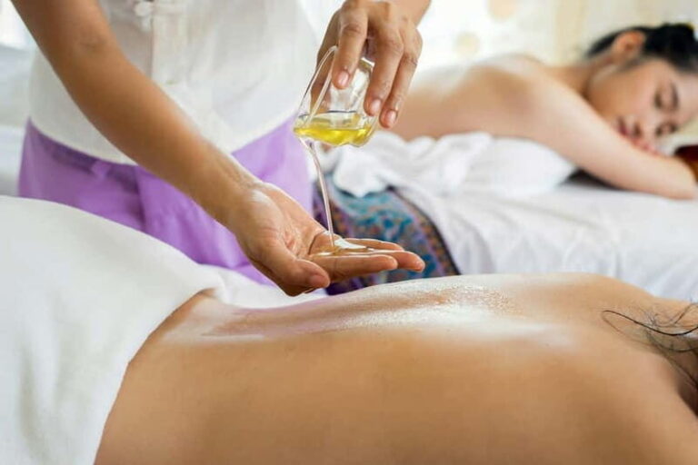 Budapest, Day Spa: Sauna, Massage and Relaxation Room - Relaxation Room: The Lavender Bath & Champagne