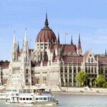 Budapest: Guided Tour of the Parliament Building in Spanish - Inside: Exploring the Heart of the Parliament