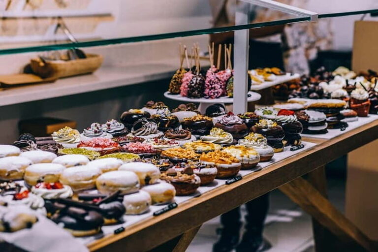 Budapest: Hidden Gems Food Tour with Drinks - The Itinerary in Detail