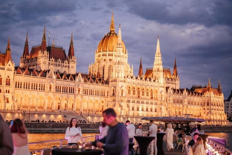 Budapest: Lotus Cruise with Unlimited Aperol and Prosecco - The Drinks and Atmosphere