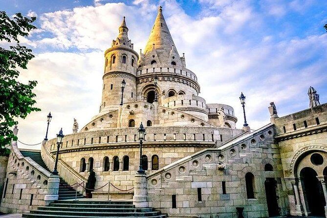 Budapest PRIVATE city tour and FOOD TOUR in Central Market Hall - Who Should Book This Tour?