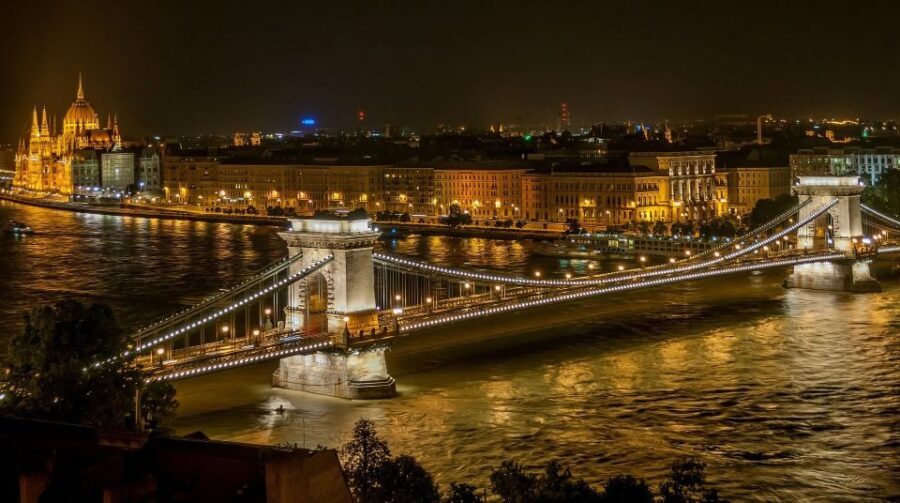 Budapest: Private Tour with a Local - The Heart of the Tour: A Closer Look