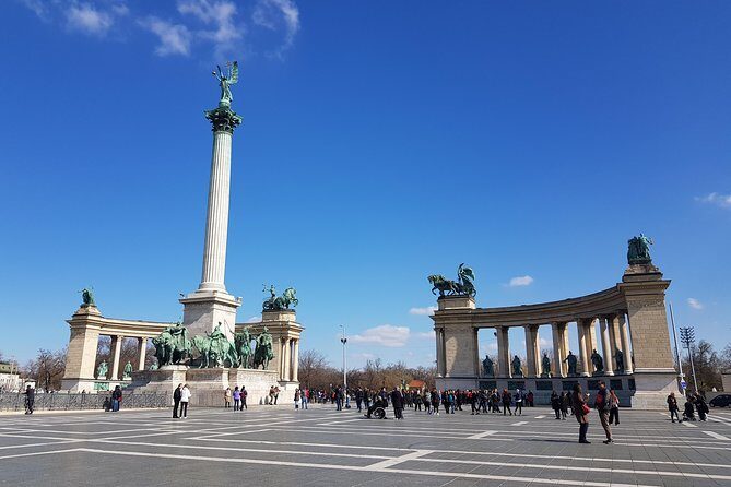 Budapest Walking Tour with Your Private Guide: 20+ Highlights - Exploring Budapest: A Detailed Journey