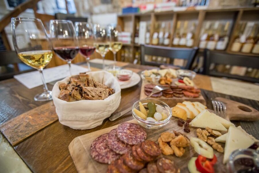 Budapest: Wine, Cheese, and Charcuterie Tasting - Why This Tour Works