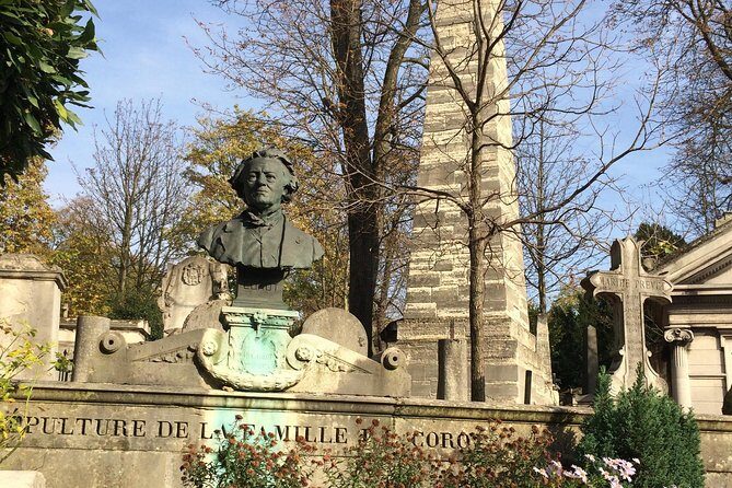 Bundle of Père Lachaise Cemetery: Self-Guided Audio Tours - An In-Depth Look at the Père Lachaise Self-Guided Audio Tour