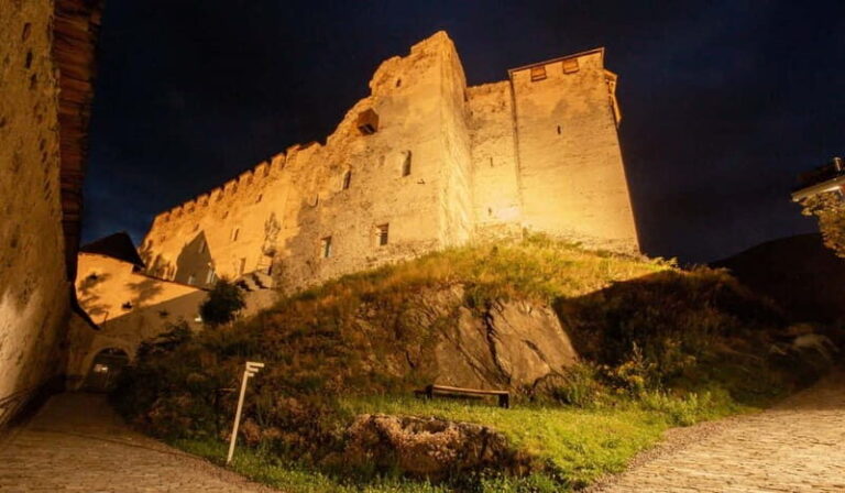 Burg Heinfels: An exclusive tour of the castle at night - What to Expect on the Night Tour