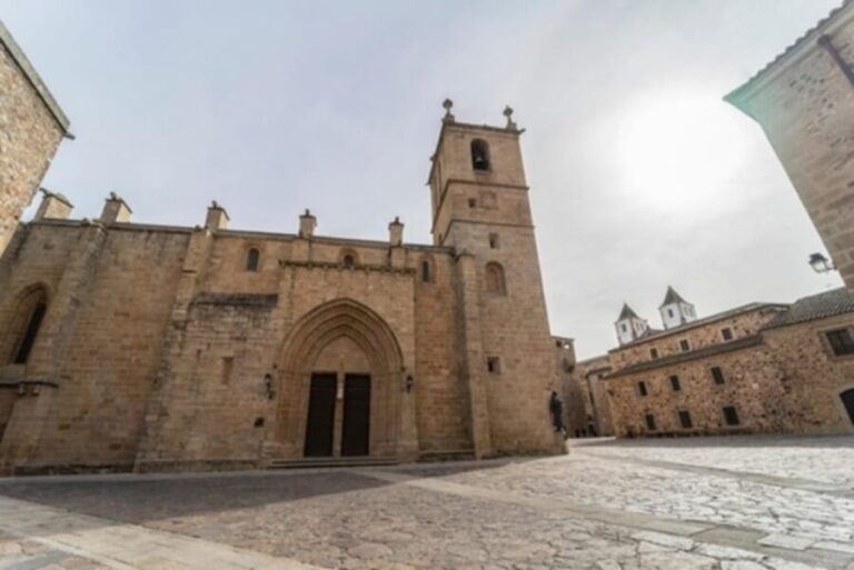 Cáceres: Guided Tour + Entrance to Monuments + Tasting - Practical Details and What You Should Know