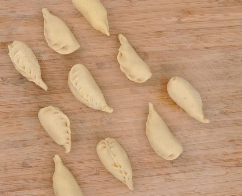 Cagliari: Sardinian Cooking Class with Meal and Drinks - Why This Experience Works