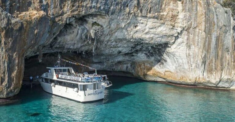 Cala Gonone: Grotta del Bue Marino and Cala Luna Boat Tour - Inside the Grotta del Bue Marino
