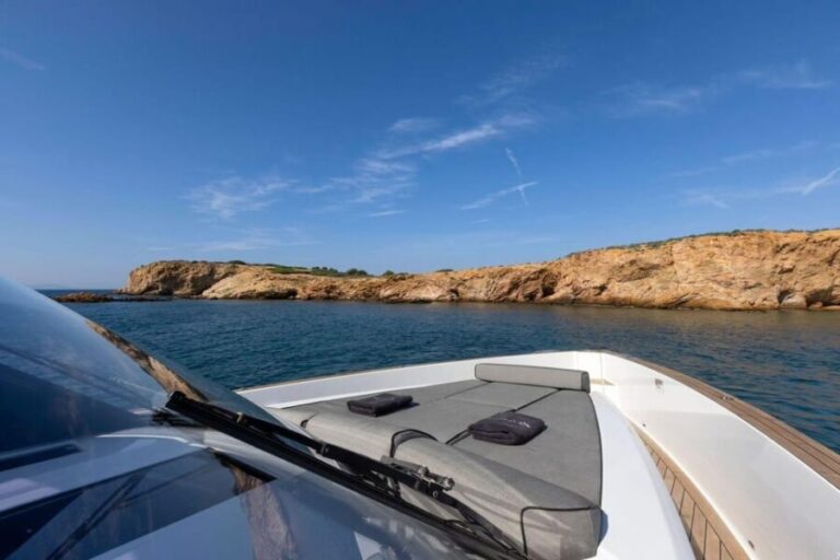 Caldera Private Cruise with Luxury Fjord 52 Motor Yacht - Practical Details and Value
