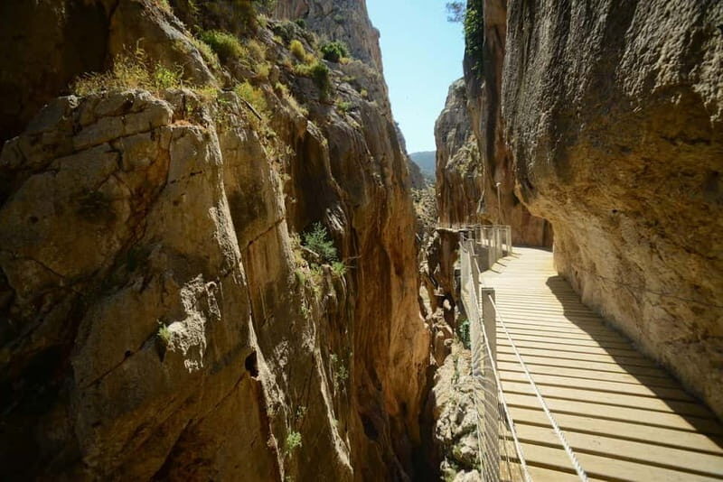 CAMINITO DEL REY: Guided tour + shuttle bus + gastronomic experience. - The Gastronomic Experience: A Local Feast