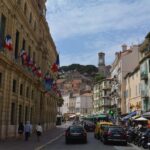 Cannes: Express Walk with a Local in 60 minutes - The Value of a Small Group and Personalized Guidance