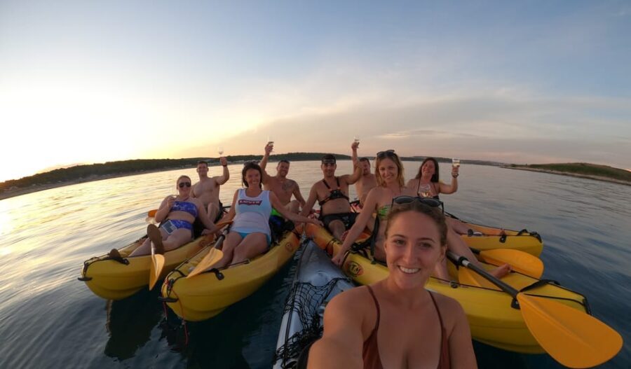 Cape Kamenjak: Sunset Kayak/SUP Wine Tour - Tour Itinerary Breakdown