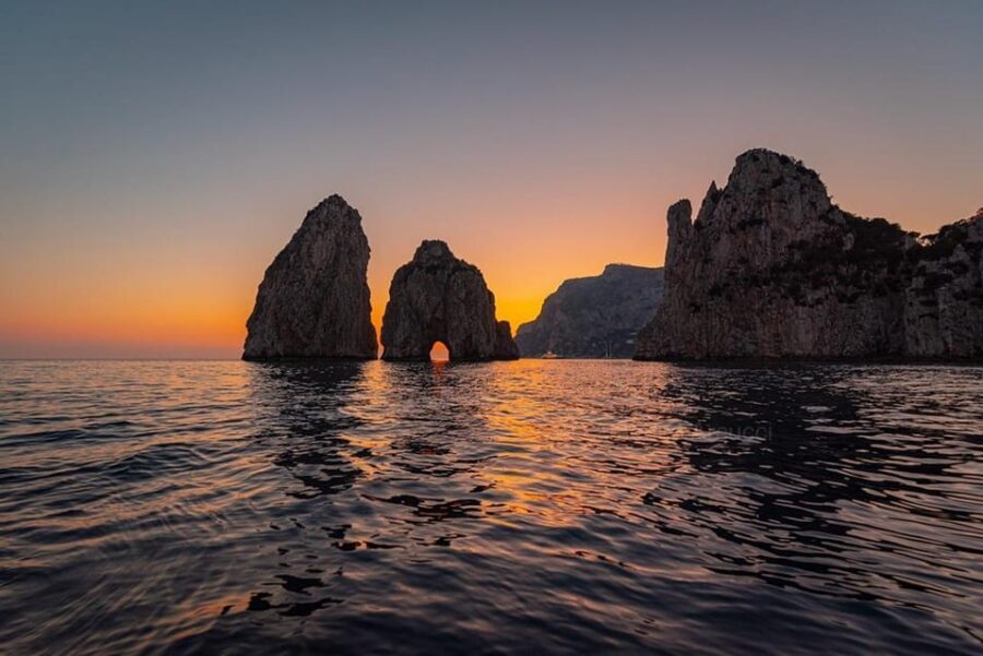 Capri: 2-Hours Sunset Boat Tour, Swimming & Dinner Option - What to Expect from the Itinerary