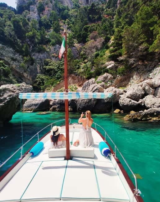 Capri: Boat Tour with Snorkeling and Drinks - Key Points