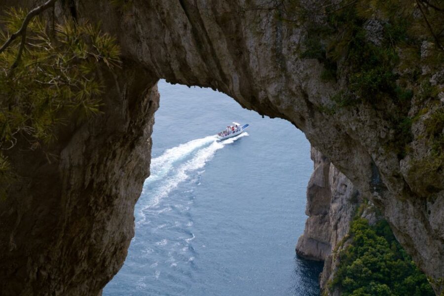 Capri: Guided Island Highlights Boat Tour - The Itinerary In-Depth