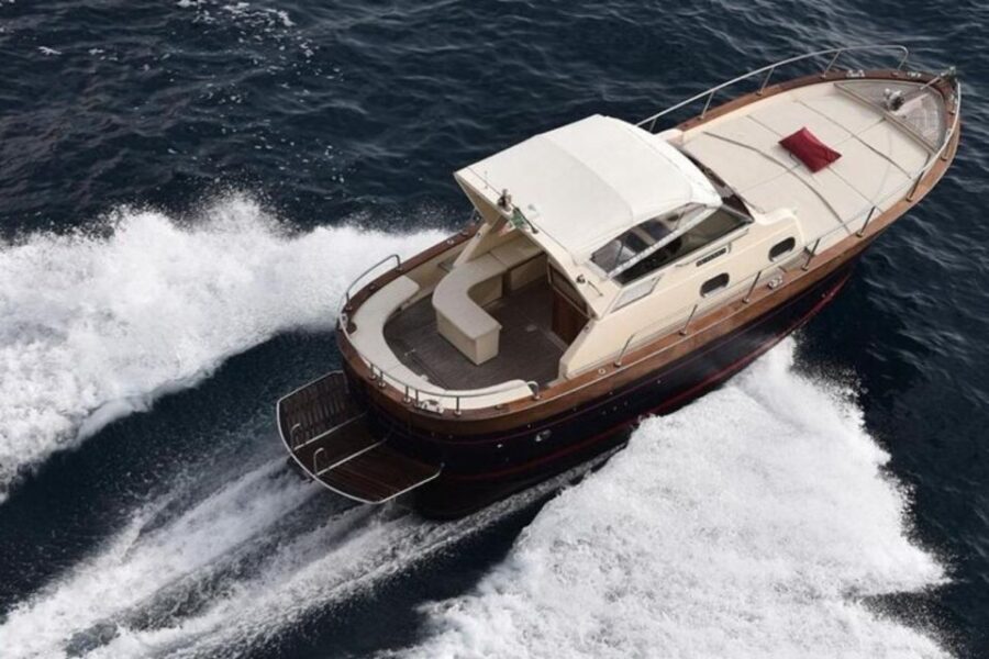 Capri Half Day Private Boat Tour from Capri (4 hours) - Exploring What This Tour Offers