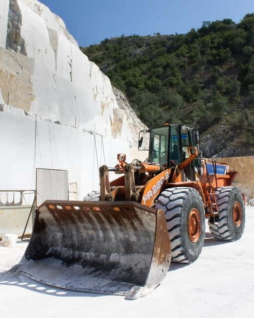 Carrara: Tour Cave Michelangelo and Carrara Art Studios - Practical Details and Value