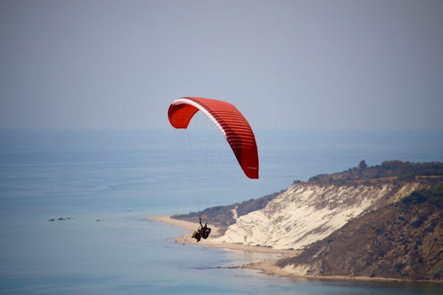 Castellammare del Golfo: paragliding flight, videos & photos - Who Should Consider This Experience?