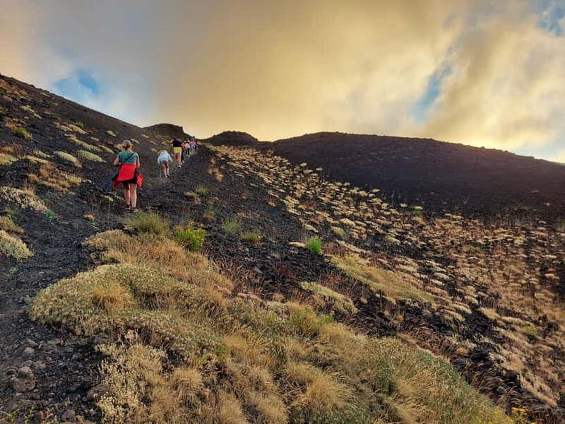 Catania: Mount Etna 3000m Tour with Hotel Pickup - The Itinerary Breakdown: An In-Depth Look
