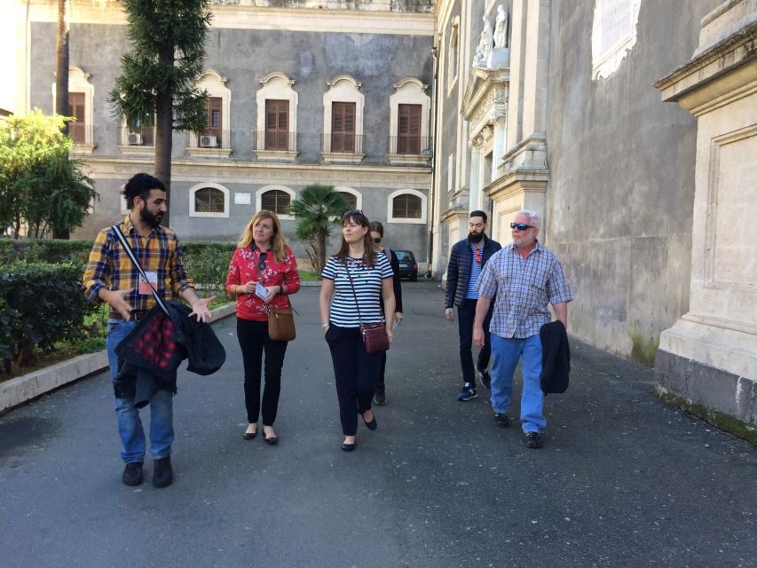 Catania: Nighttime Street Food Small Group Tour - The Itinerary in Detail
