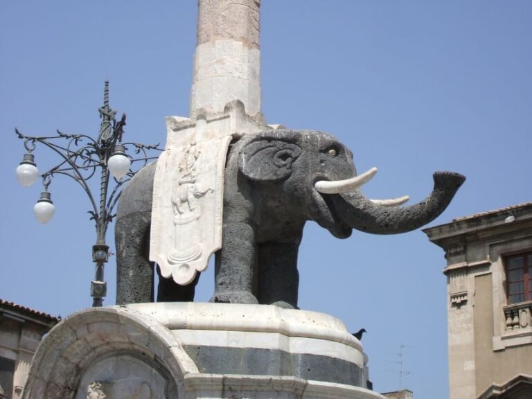 Catania: Private Tour with Arancino Tasting - Exploring the Heart of Catania: A Deep Dive into the Tour