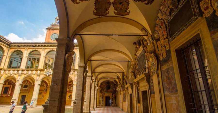 Cathedral of San Petronio and Archiginnasio Private Tour - Why This Tour Offers Good Value