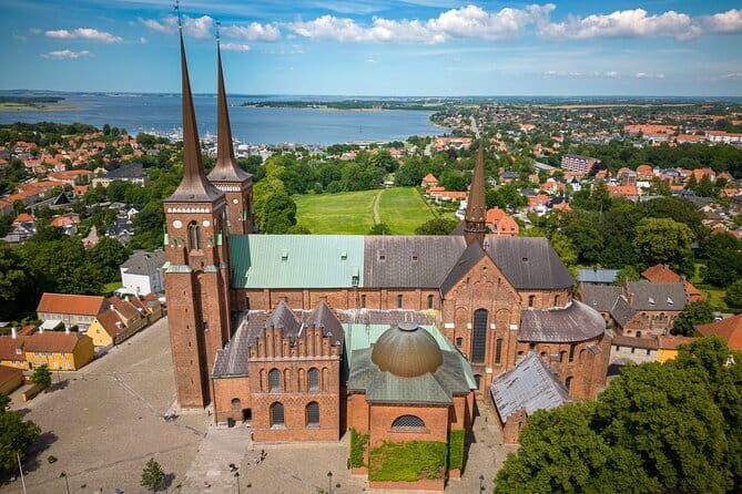 Cathedral ,Viking ships Tour, Palace and Castle (April) - Who Would Love This Tour?